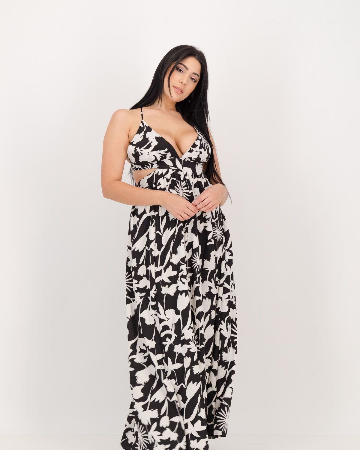 Plunge Slit Strappy Maxi (Black )