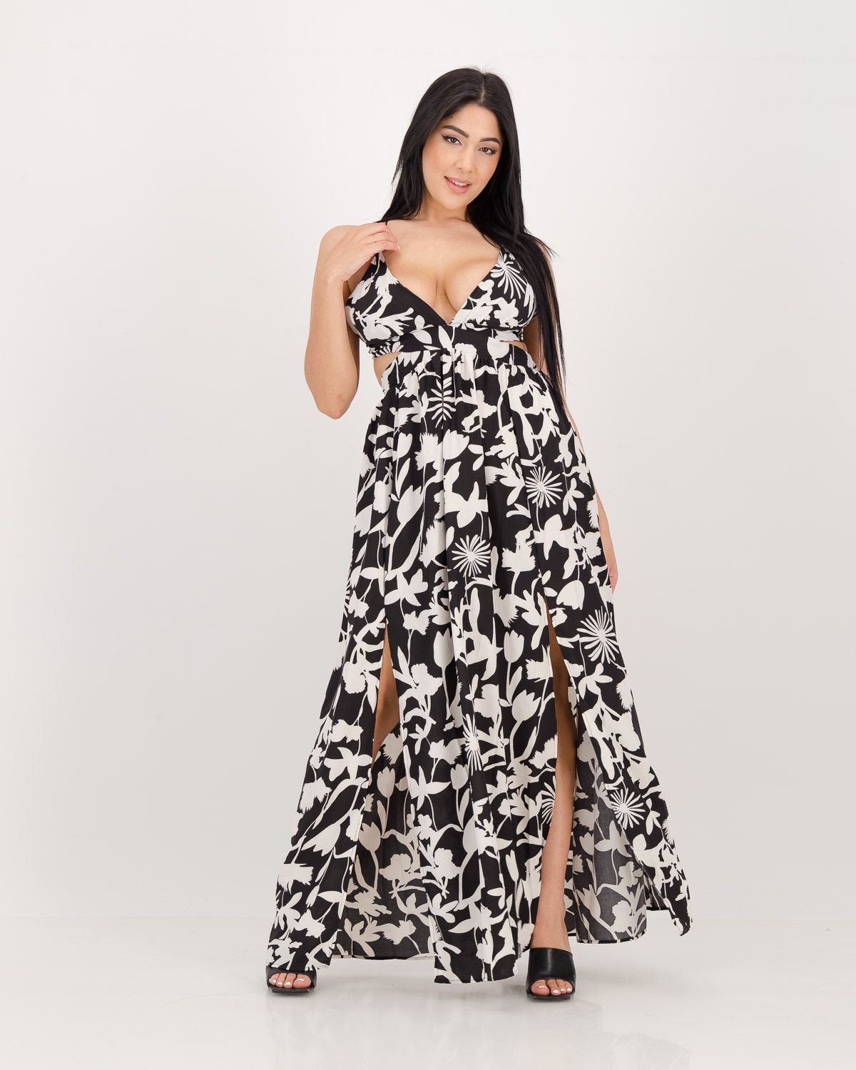 Plunge Slit Strappy Maxi (Black )